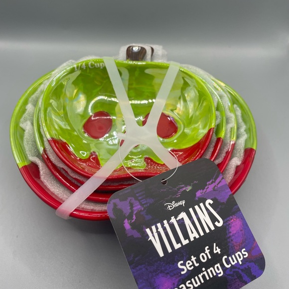 Disney | Kitchen | Disney Halloween Evil Villains Poisoned Apple ...